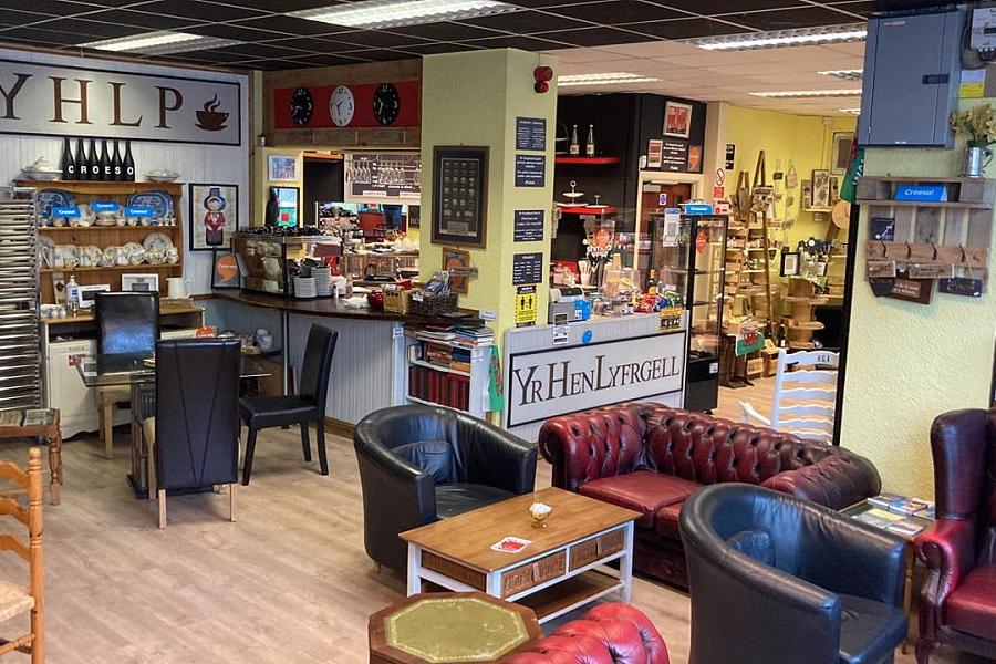 Yr Hen Lyfrgell (The Old Library)